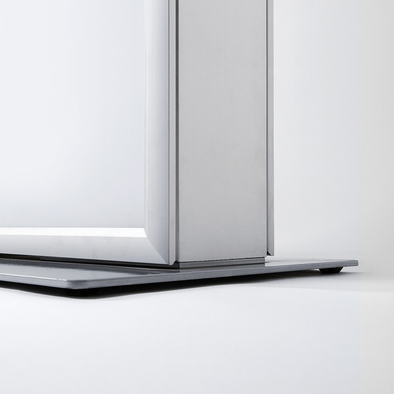 LED Totem Light Column | Showdowndisplays.eu